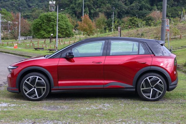 Foxtron Bria 車款介紹 - U-CAR Find your car