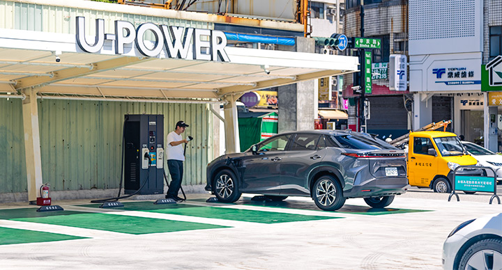 串連和泰集團價值鏈服務，OpenHub替電動車主帶來純電新生活 - U-CAR特輯