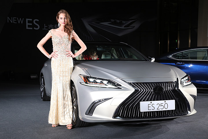 建議售價167萬起、首波導入ES 200與ES 250動力，第7代Lexus ES車系正式上市 | U-CAR新聞
