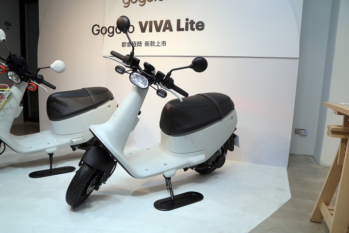 比標準版便宜2,000元、建議售價52,980元，Gogoro Viva Lite上市 | U-CAR機車