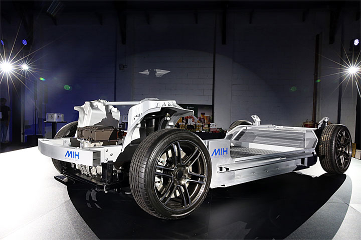 [U-EV] 鴻海：10/18發表3款MIH新車，美、泰2023年開始量產 | U-CAR新聞