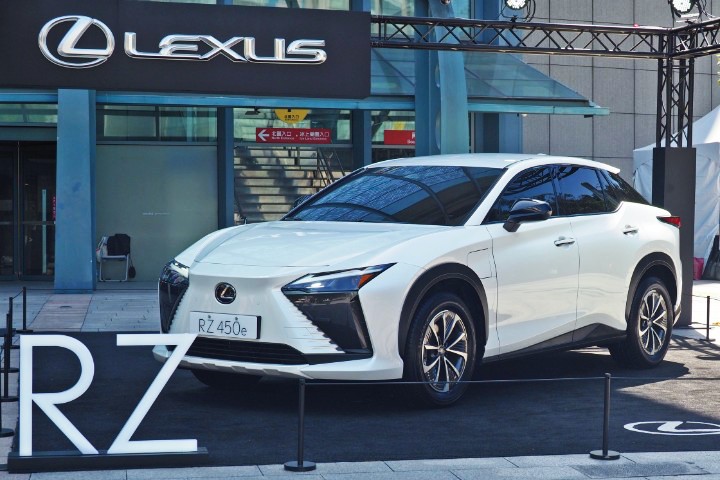 [U-EV]5種駕駛模式、最大馬力313匹，Lexus RZ450e首度在臺展出，U-CAR直擊現場實拍 | U-CAR新聞