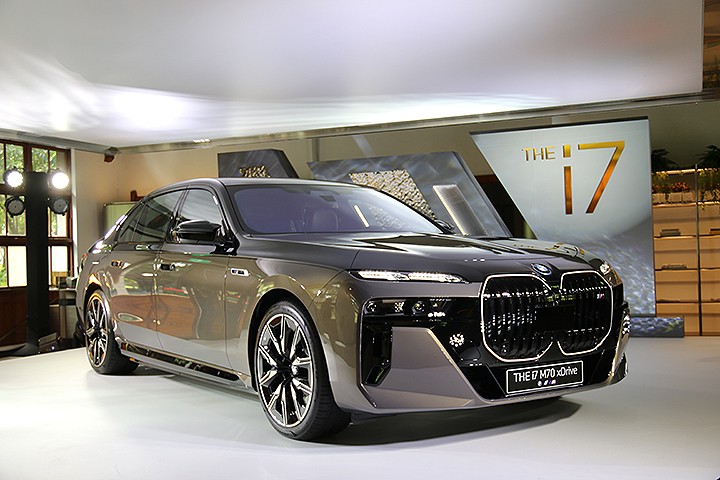 [U-EV]馬力659匹建議售價888萬、國內年度配額10輛，BMW i7 M70正式上市 | U-CAR新聞