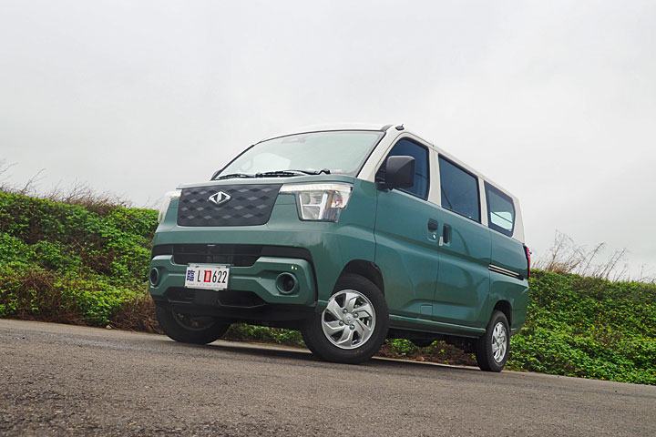 多達9種車色可選擇、黑與白車頂搭配，CMC J Space廂車全新雙色款式流出 | U-CAR新聞