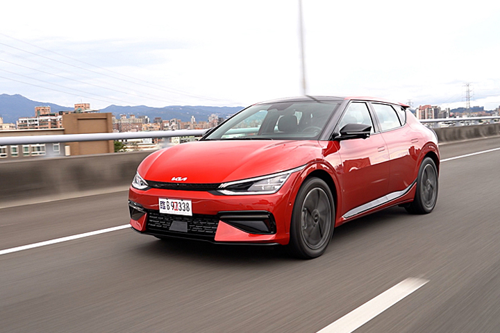 [召回] 更新整合充電控制單元ICCU至最新版本，Kia EV6宣布召回 | U-CAR售後