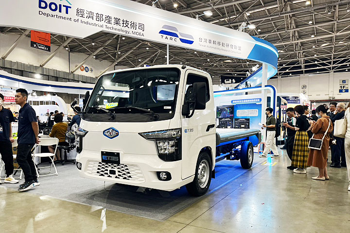 2025 Taipei AMPA：NEDC續航360公里， CMC ET35內裝首次公開亮相，TARC主題館展示交通運行智慧科技 | U-CAR新聞