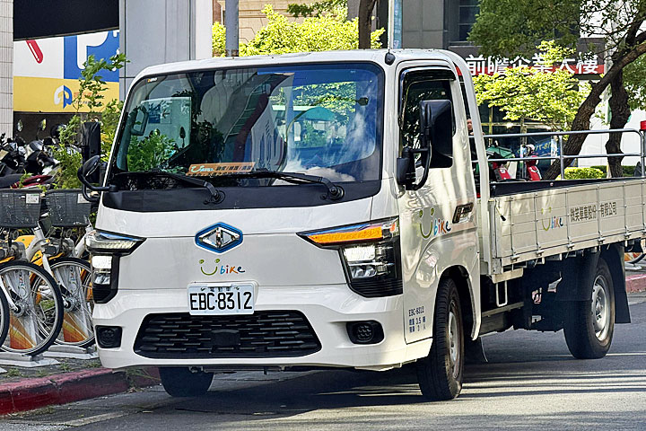 [U-EV]正式發表前已有開始交車，U-CAR直擊CMC ET35交付給YouBike | U-CAR新聞